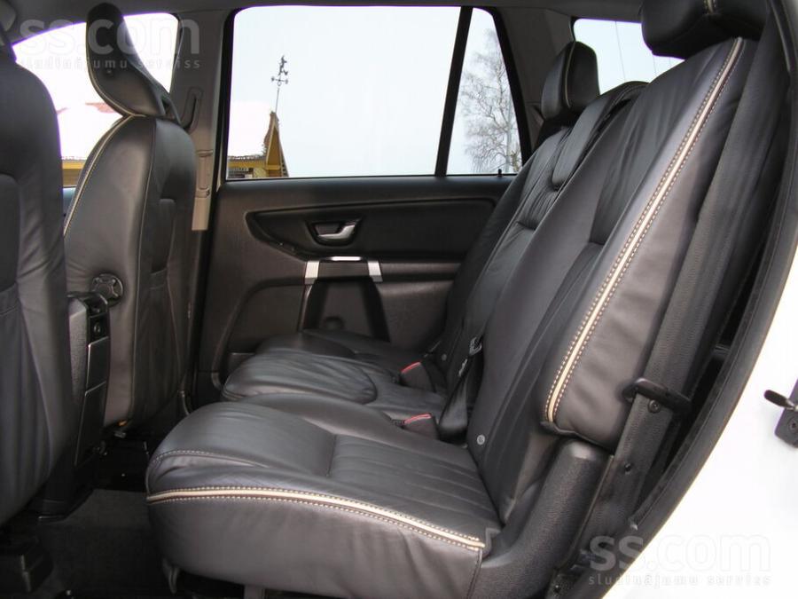 White Volvo XC90 2011 in Riga, with an engine capacity of 2.40 L and mileage of 0 thousand km for 10950 €, photo 22 on AUTOMOTO.COM.LV