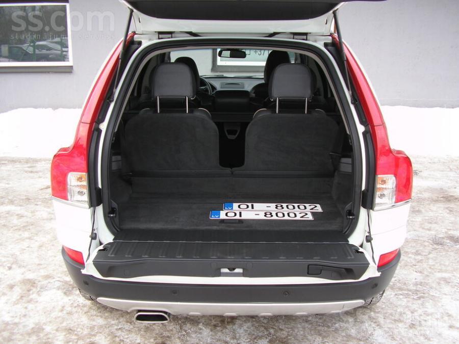 White Volvo XC90 2011 in Riga, with an engine capacity of 2.40 L and mileage of 0 thousand km for 10950 €, photo 23 on AUTOMOTO.COM.LV