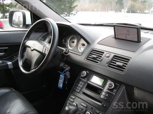 White Volvo XC90 2011 in Riga, with an engine capacity of 2.40 L and mileage of 0 thousand km for 10950 €, photo 26 on AUTOMOTO.COM.LV