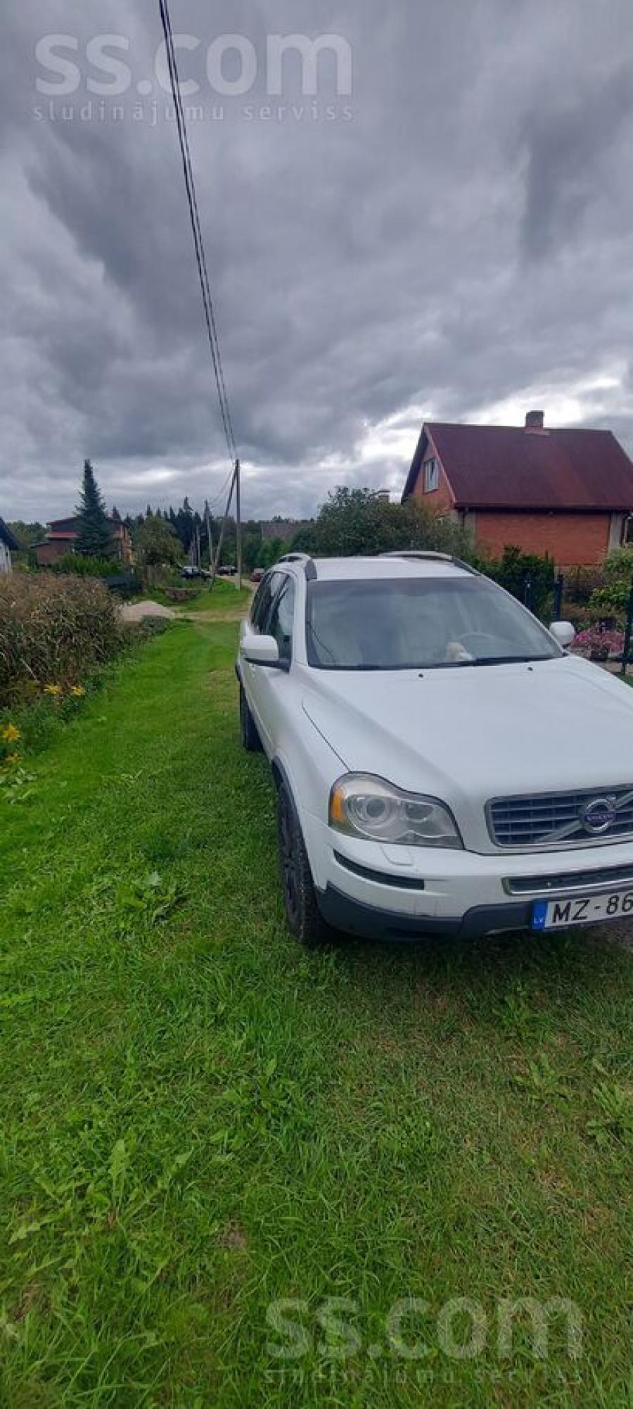 Balts Volvo XC90 2011 Rīga, ar dzinēja tilpumu 3.20 L un nobraukumu 317 tūkst. km par 9100 €, foto 1 vietnē AUTOMOTO.COM.LV