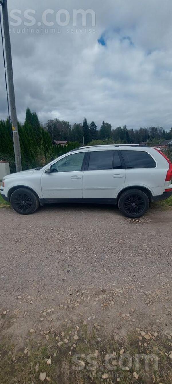 White Volvo XC90 2011 in Riga, with an engine capacity of 3.20 L and mileage of 317 thousand km for 9100 €, photo 2 on AUTOMOTO.COM.LV