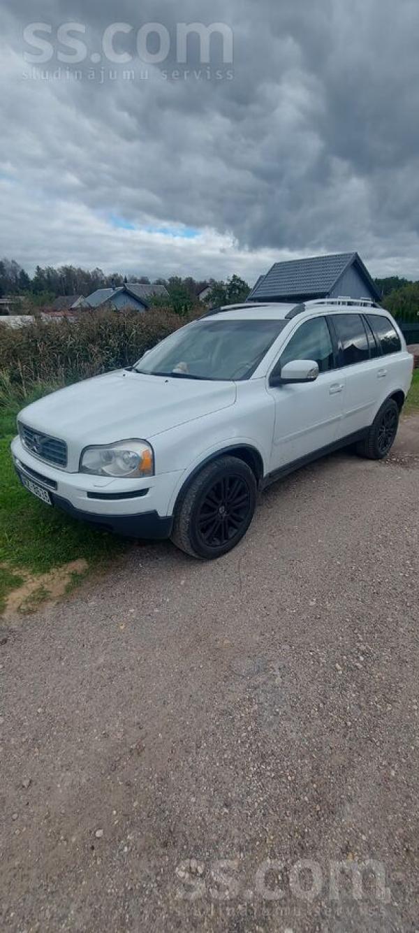 White Volvo XC90 2011 in Riga, with an engine capacity of 3.20 L and mileage of 317 thousand km for 9100 €, photo 8 on AUTOMOTO.COM.LV