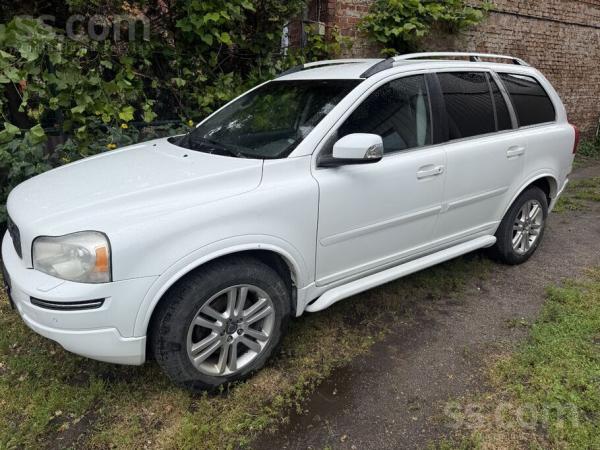Balts Volvo XC90 2011 Liepāja, ar dzinēja tilpumu 2.40 L un nobraukumu 266 tūkst. km par 8300 €, foto 1 vietnē AUTOMOTO.COM.LV