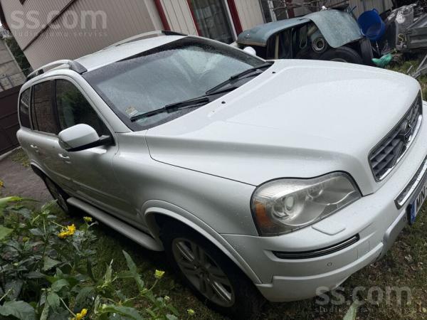 Balts Volvo XC90 2011 Liepāja, ar dzinēja tilpumu 2.40 L un nobraukumu 266 tūkst. km par 8300 €, foto 3 vietnē AUTOMOTO.COM.LV