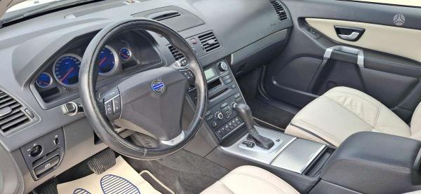 Balts Volvo XC90 2011 Panevēža, ar dzinēja tilpumu 2.40 L un nobraukumu 270 tūkst. km par 8700 €, foto 5 vietnē AUTOMOTO.COM.LV