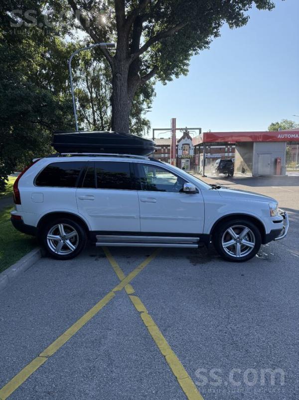 Balts Volvo XC90 2011 Liepāja, ar dzinēja tilpumu 2.40 L un nobraukumu 303 tūkst. km par 14900 €, foto 2 vietnē AUTOMOTO.COM.LV