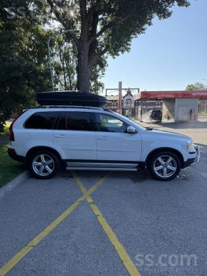 White Volvo XC90 2011 in Liepaja, with an engine capacity of 2.40 L and mileage of 303 thousand km for 14900 €, photo 3 on AUTOMOTO.COM.LV