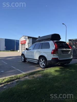White Volvo XC90 2011 in Liepaja, with an engine capacity of 2.40 L and mileage of 303 thousand km for 14900 €, photo 10 on AUTOMOTO.COM.LV
