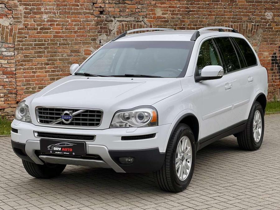 White Volvo XC90 2011 in Kedainiai, with an engine capacity of 2.40 L and mileage of 260 thousand km for 9950 €, photo 3 on AUTOMOTO.COM.LV