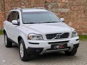 White Volvo XC90 2011 in Kedainiai, with an engine capacity of 2.40 L and mileage of 260 thousand km for 9950 €, photo 5 on AUTOMOTO.COM.LV