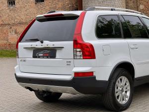 White Volvo XC90 2011 in Kedainiai, with an engine capacity of 2.40 L and mileage of 260 thousand km for 9950 €, photo 16 on AUTOMOTO.COM.LV