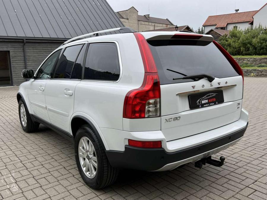 White Volvo XC90 2011 in Kedainiai, with an engine capacity of 2.40 L and mileage of 260 thousand km for 9950 €, photo 20 on AUTOMOTO.COM.LV