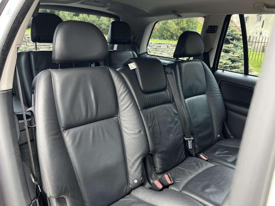 White Volvo XC90 2011 in Kedainiai, with an engine capacity of 2.40 L and mileage of 260 thousand km for 9950 €, photo 28 on AUTOMOTO.COM.LV
