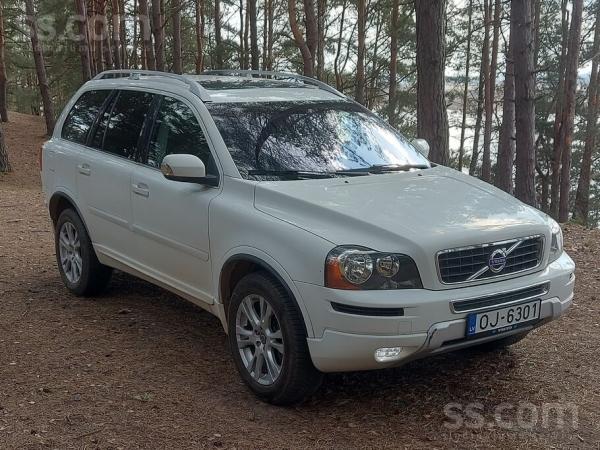 White Volvo XC90 2012 in Daugavpils, with an engine capacity of 2.40 L and mileage of 278 thousand km for 9850 €, photo 2 on AUTOMOTO.COM.LV