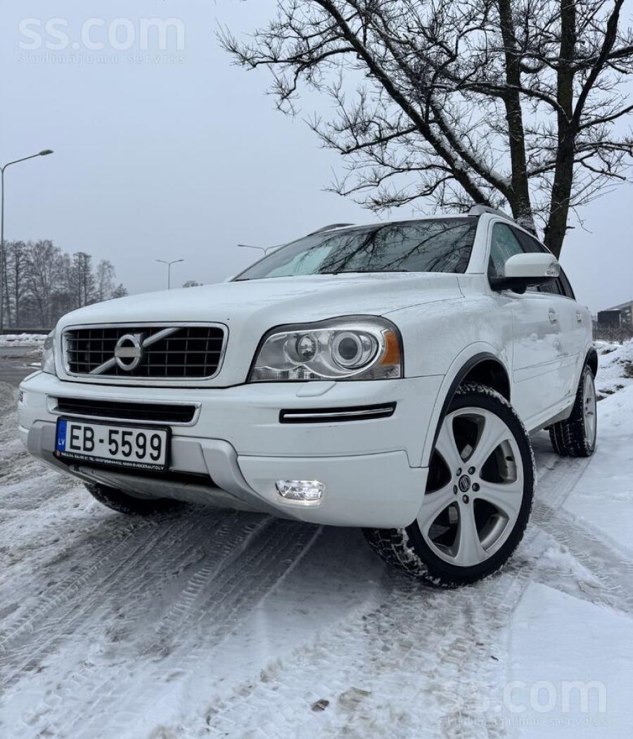 White Volvo XC90 2012 in Riga, with an engine capacity of 2.40 L and mileage of 252 thousand km for 12800 €, photo 1 on AUTOMOTO.COM.LV