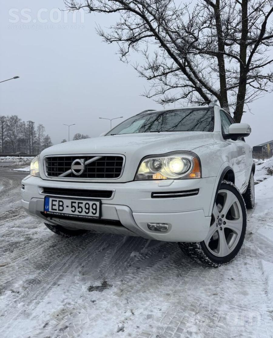 White Volvo XC90 2012 in Riga, with an engine capacity of 2.40 L and mileage of 252 thousand km for 12800 €, photo 3 on AUTOMOTO.COM.LV
