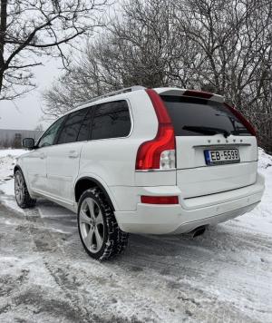White Volvo XC90 2012 in Riga, with an engine capacity of 2.40 L and mileage of 252 thousand km for 12800 €, photo 6 on AUTOMOTO.COM.LV