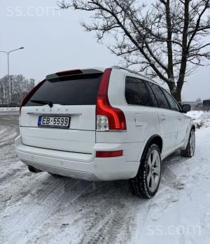 White Volvo XC90 2012 in Riga, with an engine capacity of 2.40 L and mileage of 252 thousand km for 12800 €, photo 7 on AUTOMOTO.COM.LV