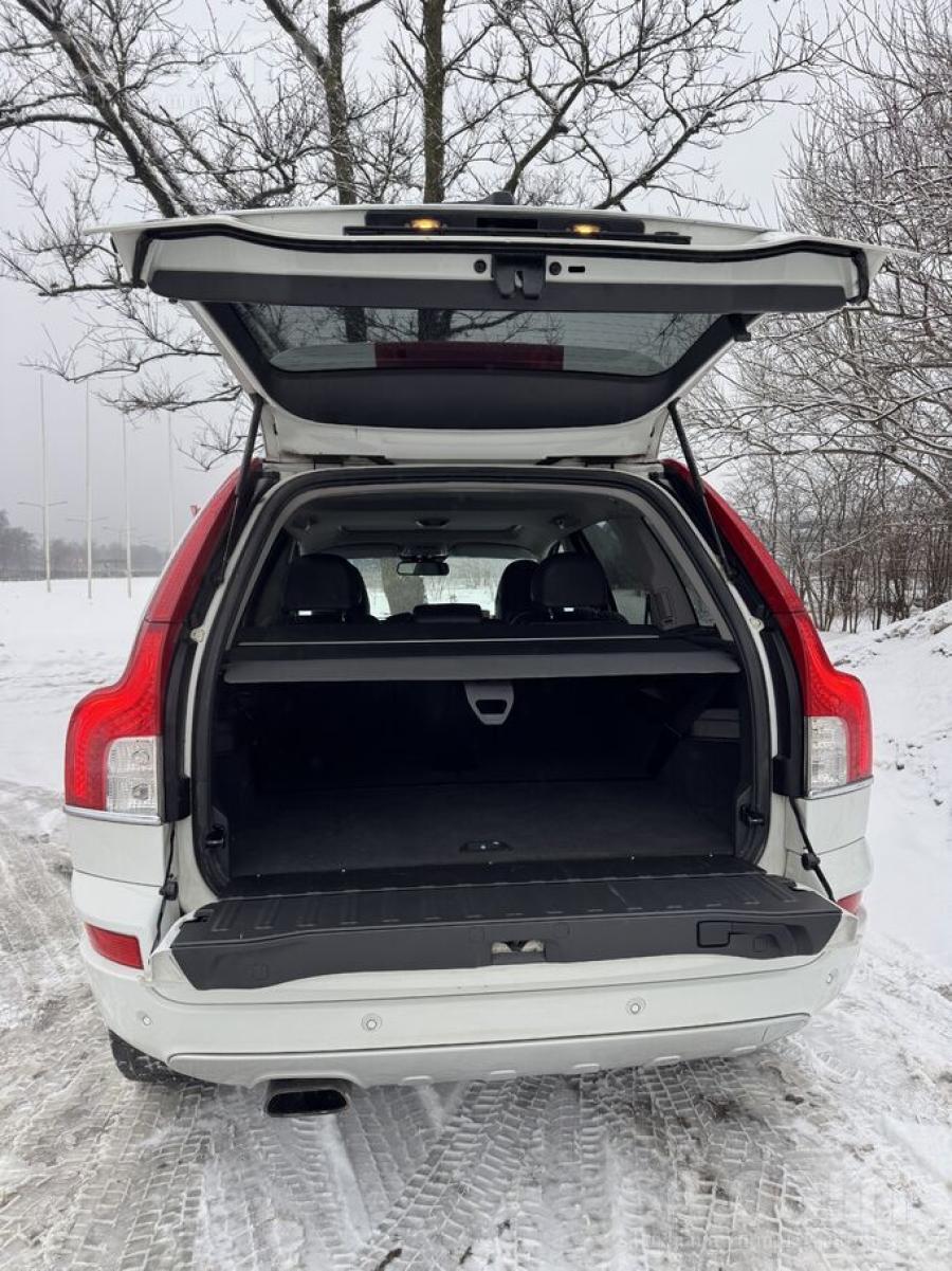 White Volvo XC90 2012 in Riga, with an engine capacity of 2.40 L and mileage of 252 thousand km for 12800 €, photo 27 on AUTOMOTO.COM.LV