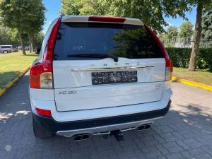 White Volvo XC90 2012 in Marijampole, with an engine capacity of 2.40 L and mileage of 261 thousand km for 11990 €, photo 5 on AUTOMOTO.COM.LV