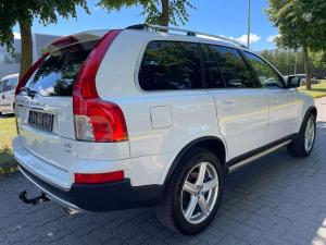 White Volvo XC90 2012 in Marijampole, with an engine capacity of 2.40 L and mileage of 261 thousand km for 11990 €, photo 6 on AUTOMOTO.COM.LV