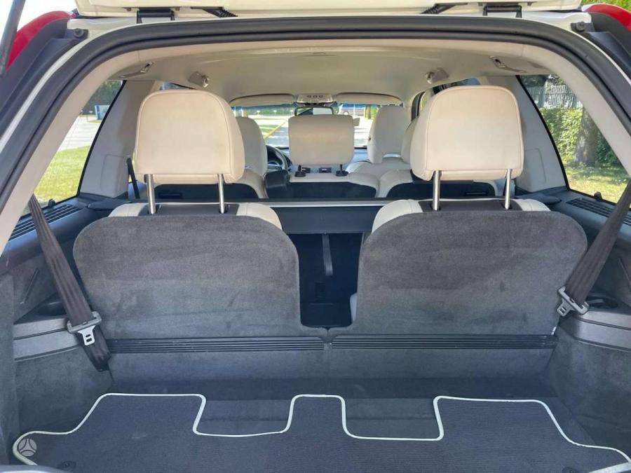 White Volvo XC90 2012 in Marijampole, with an engine capacity of 2.40 L and mileage of 261 thousand km for 11990 €, photo 13 on AUTOMOTO.COM.LV