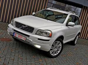 White Volvo XC90 2012 in Riga, with an engine capacity of 2.40 L and mileage of 371 thousand km for 7990 €, photo  on AUTOMOTO.COM.LV