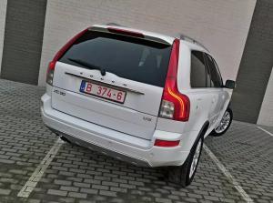 White Volvo XC90 2012 in Riga, with an engine capacity of 2.40 L and mileage of 372 thousand km for 8490 €, photo 6 on AUTOMOTO.COM.LV