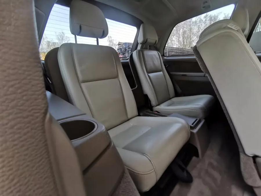 White Volvo XC90 2012 in Riga, with an engine capacity of 2.40 L and mileage of 372 thousand km for 8490 €, photo 14 on AUTOMOTO.COM.LV