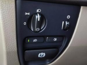 White Volvo XC90 2012 in Riga, with an engine capacity of 2.40 L and mileage of 372 thousand km for 8490 €, photo 20 on AUTOMOTO.COM.LV