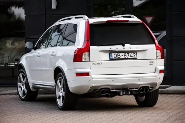 Balts Volvo XC90 2012 Jelgava, ar dzinēja tilpumu 2.40 L un nobraukumu 330 tūkst. km par 11400 €, foto 4 vietnē AUTOMOTO.COM.LV