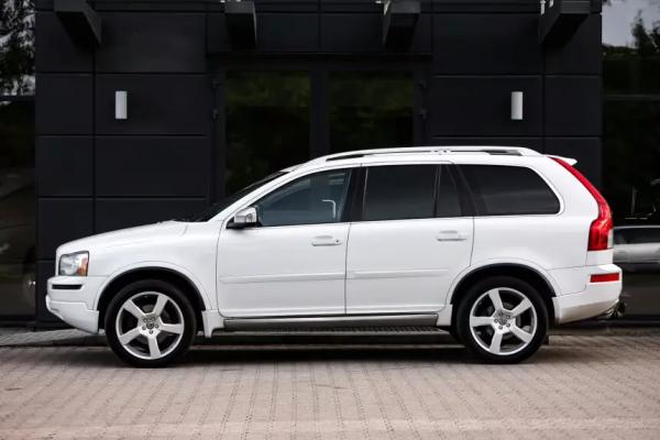Balts Volvo XC90 2012 Jelgava, ar dzinēja tilpumu 2.40 L un nobraukumu 330 tūkst. km par 11400 €, foto 5 vietnē AUTOMOTO.COM.LV