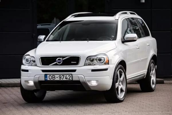 Balts Volvo XC90 2012 Jelgava, ar dzinēja tilpumu 2.40 L un nobraukumu 330 tūkst. km par 11400 €, foto 7 vietnē AUTOMOTO.COM.LV