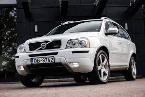 White Volvo XC90 2012 in Riga, with an engine capacity of 2.40 L and mileage of 340 thousand km for 12600 €, photo 3 on AUTOMOTO.COM.LV
