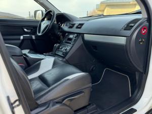 White Volvo XC90 2012 in Riga, with an engine capacity of 2.40 L and mileage of 340 thousand km for 12600 €, photo 13 on AUTOMOTO.COM.LV