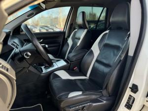 White Volvo XC90 2012 in Riga, with an engine capacity of 2.40 L and mileage of 340 thousand km for 12600 €, photo 17 on AUTOMOTO.COM.LV