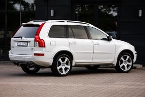 White Volvo XC90 2012 in Riga, with an engine capacity of 2.40 L and mileage of 340 thousand km for 12600 €, photo 53 on AUTOMOTO.COM.LV