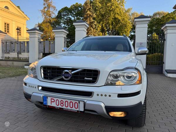 White Volvo XC90 2012 in Vilnius, with an engine capacity of 2.40 L and mileage of 261 thousand km for 11900 €, photo 9 on AUTOMOTO.COM.LV