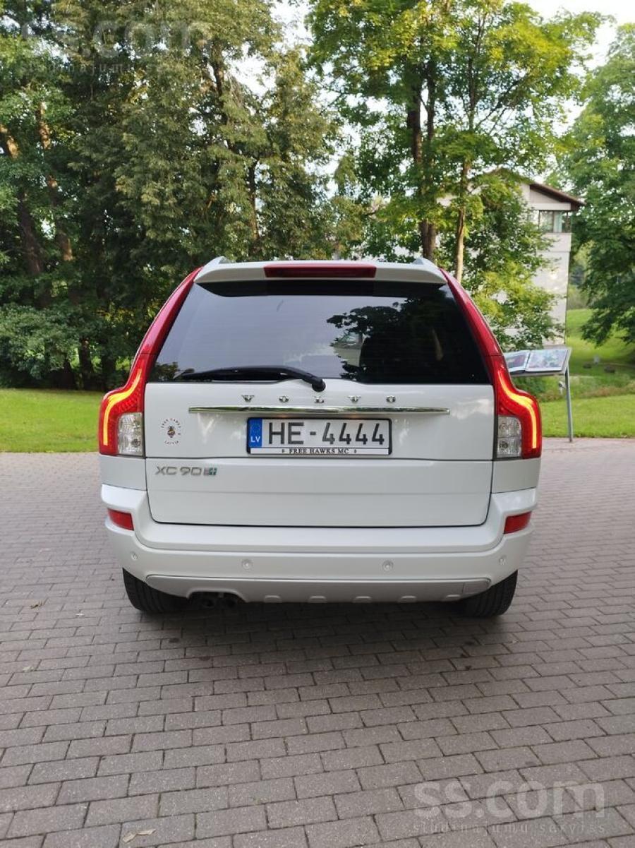 Белый Вольво ХС90 2012 в Мадона, объемом двигателя 2.40 л и пробегом 308 тыс. км за 11000 €, фото 6 на AUTOMOTO.COM.LV