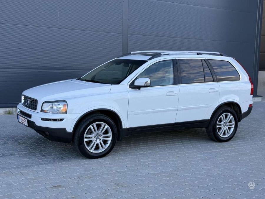 White Volvo XC90 2012 in Siauliai, with an engine capacity of 3.19 L and mileage of 169 thousand km for 9400 €, photo 3 on AUTOMOTO.COM.LV