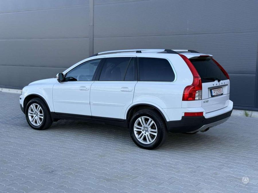 White Volvo XC90 2012 in Siauliai, with an engine capacity of 3.19 L and mileage of 169 thousand km for 9400 €, photo 5 on AUTOMOTO.COM.LV