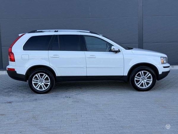 White Volvo XC90 2012 in Siauliai, with an engine capacity of 3.19 L and mileage of 169 thousand km for 9400 €, photo 8 on AUTOMOTO.COM.LV
