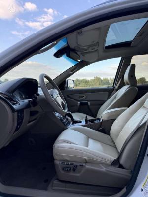 White Volvo XC90 2012 in Siauliai, with an engine capacity of 3.19 L and mileage of 169 thousand km for 9400 €, photo 12 on AUTOMOTO.COM.LV