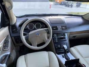 White Volvo XC90 2012 in Siauliai, with an engine capacity of 3.19 L and mileage of 169 thousand km for 9400 €, photo 15 on AUTOMOTO.COM.LV