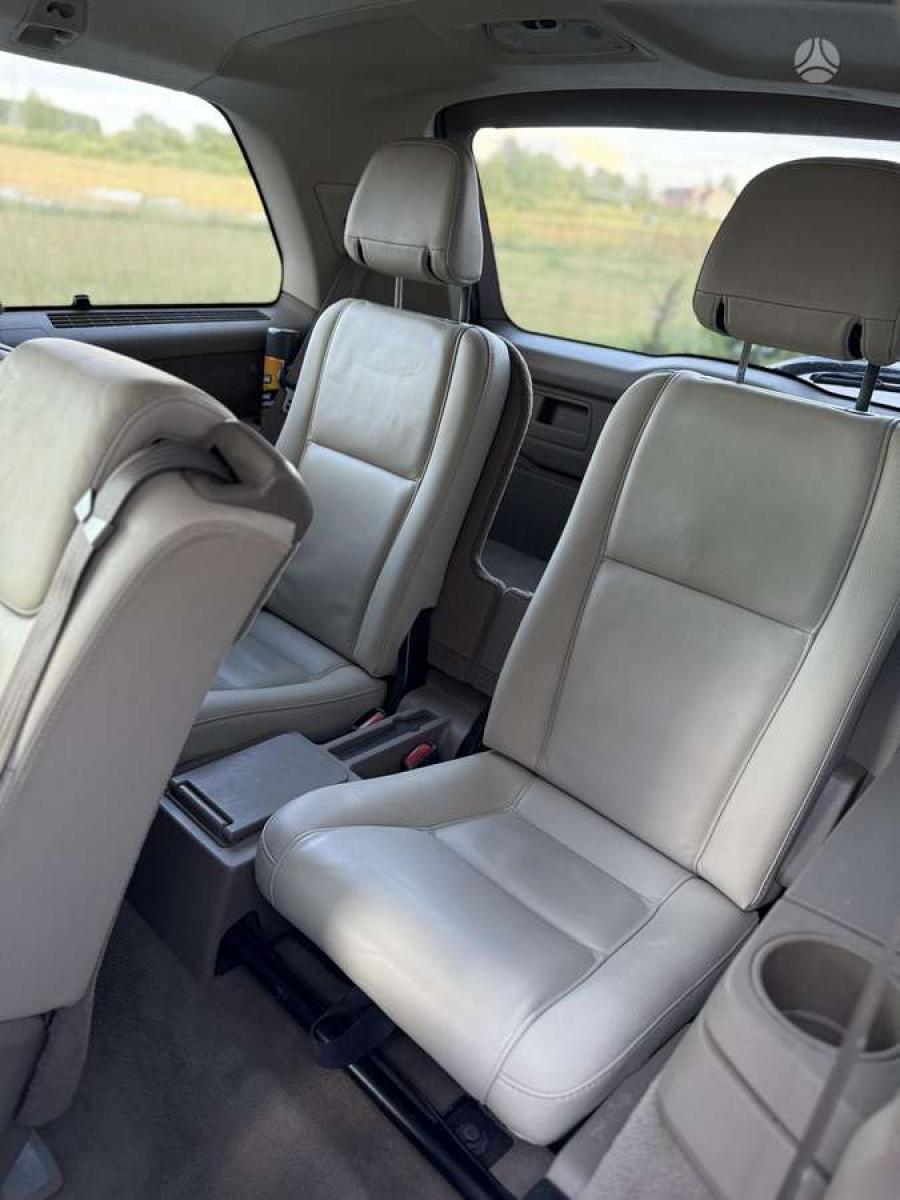 White Volvo XC90 2012 in Siauliai, with an engine capacity of 3.19 L and mileage of 169 thousand km for 9400 €, photo 19 on AUTOMOTO.COM.LV