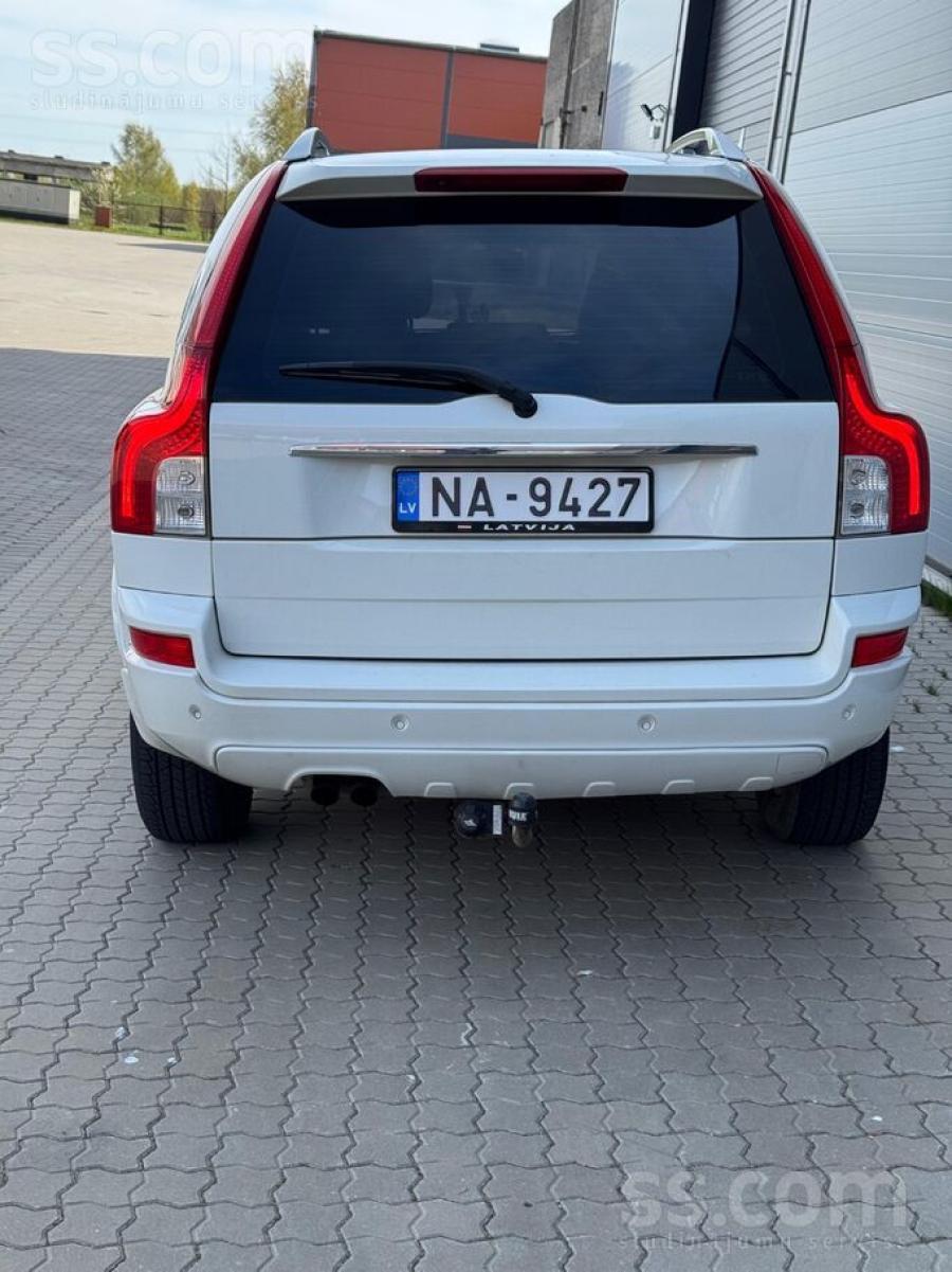 Balts Volvo XC90 2013 Liepāja, ar dzinēja tilpumu 2.40 L un nobraukumu 406 tūkst. km par 43600 €, foto 2 vietnē AUTOMOTO.COM.LV