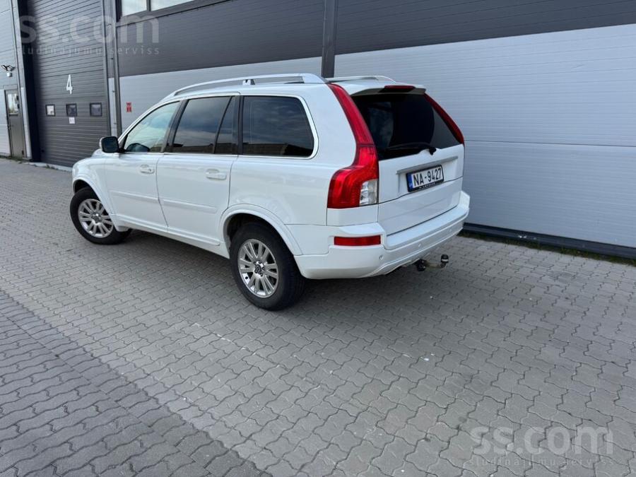 Balts Volvo XC90 2013 Liepāja, ar dzinēja tilpumu 2.40 L un nobraukumu 406 tūkst. km par 43600 €, foto 4 vietnē AUTOMOTO.COM.LV