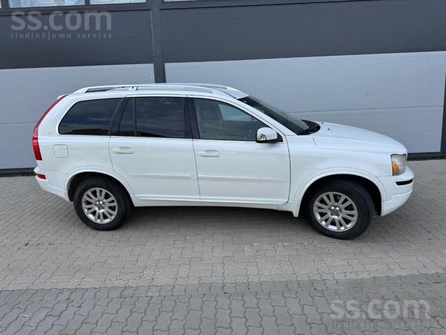 Balts Volvo XC90 2013 Liepāja, ar dzinēja tilpumu 2.40 L un nobraukumu 406 tūkst. km par 43600 €, foto 9 vietnē AUTOMOTO.COM.LV