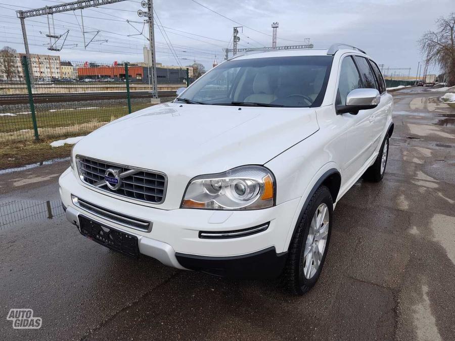 White Volvo XC90 2013 in Siauliai, with an engine capacity of 3.20 L and mileage of 301 thousand km for 8100 €, photo 4 on AUTOMOTO.COM.LV