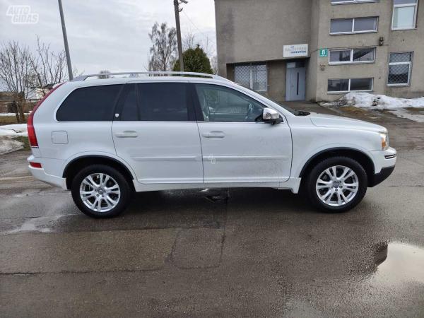 White Volvo XC90 2013 in Siauliai, with an engine capacity of 3.20 L and mileage of 301 thousand km for 8100 €, photo 7 on AUTOMOTO.COM.LV